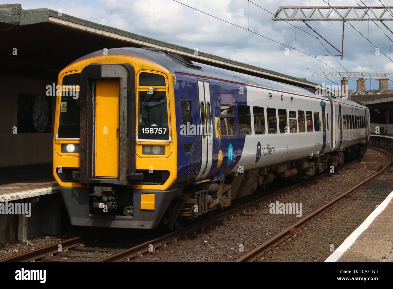 Class 158 express sprinter dmu in Northern livery at platform 2 with ...