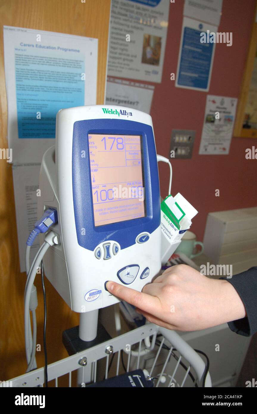 Blood pressure machine hi-res stock photography and images - Alamy