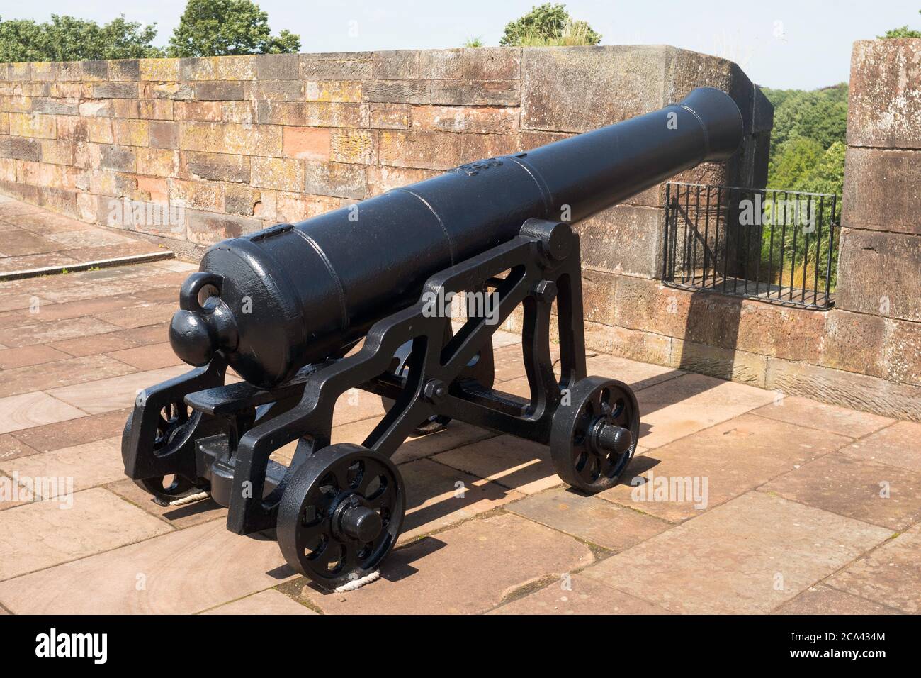 24-pounder cannon on the battlements of Carlisle castle, Cumbria ...