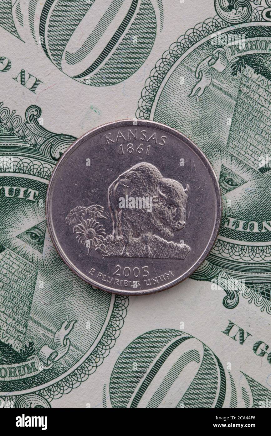 A quarter of Kansas on US dollar bills. Symmetric composition of US ...