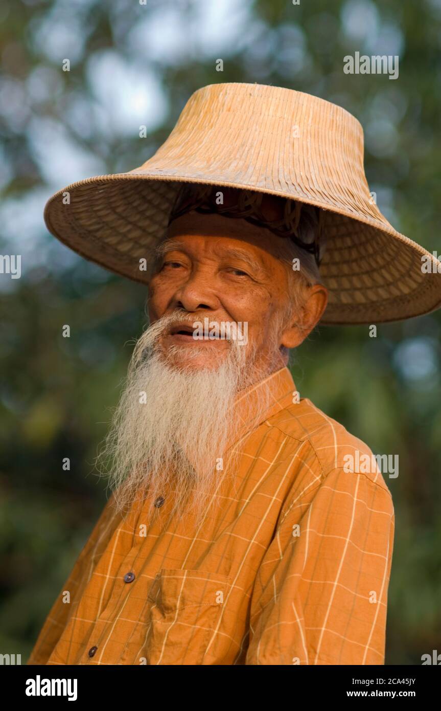 Thai bangkok thailand beard hi-res stock photography and images - Alamy