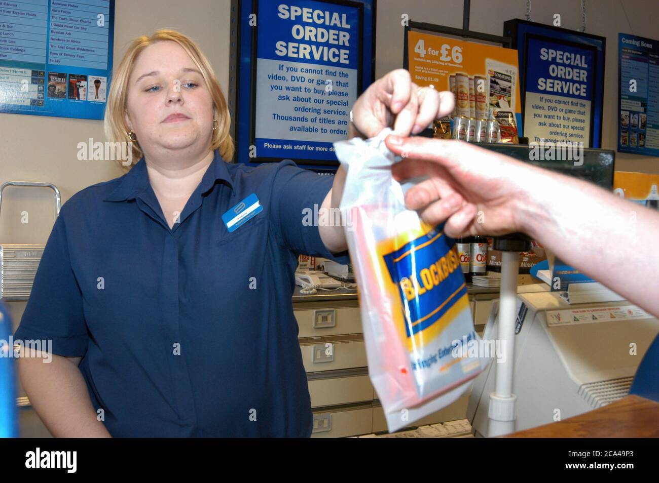 Blockbuster video employee hi-res stock photography and images - Alamy