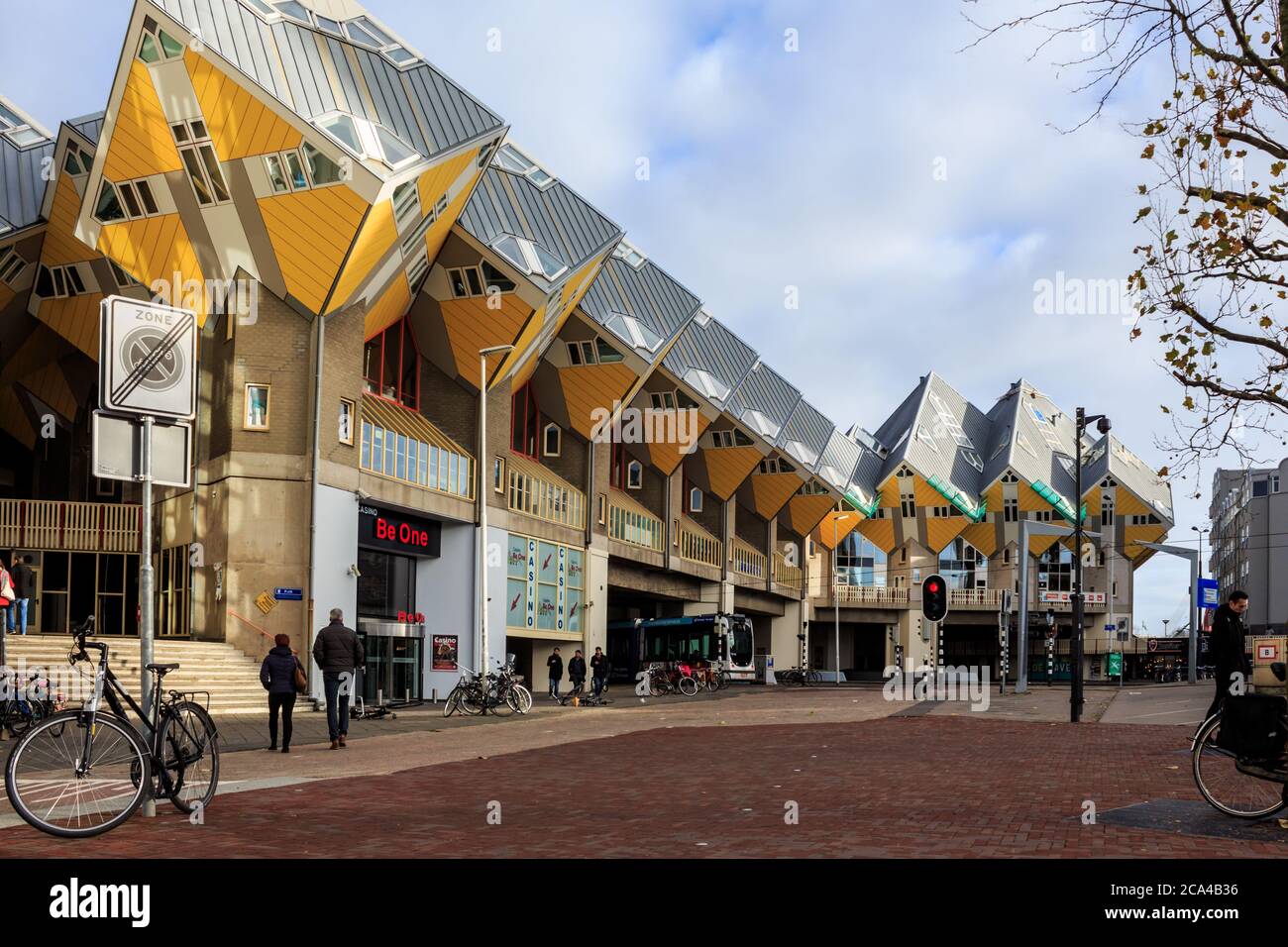 The Cube houses in Rotterdam Stock Photo - Alamy