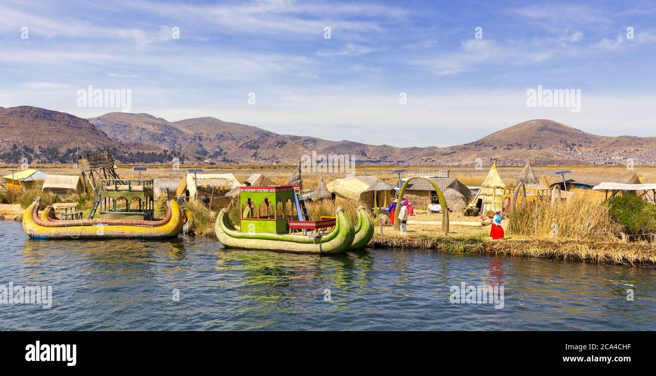 Puno, Peru - september 27, 2018: Uros Floating islands in Titikaka lake ...