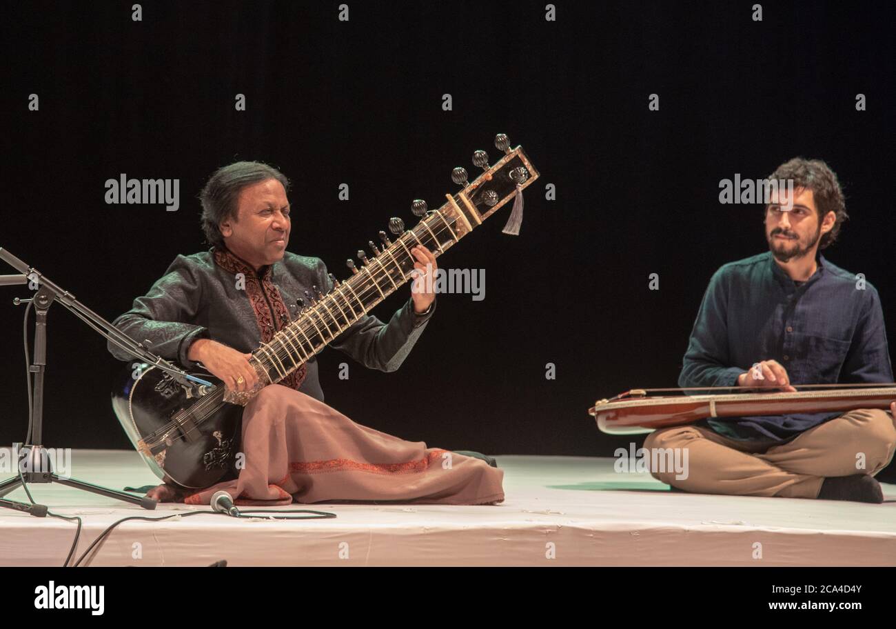 Indian classical musical instruments sitar hi-res stock photography and ...