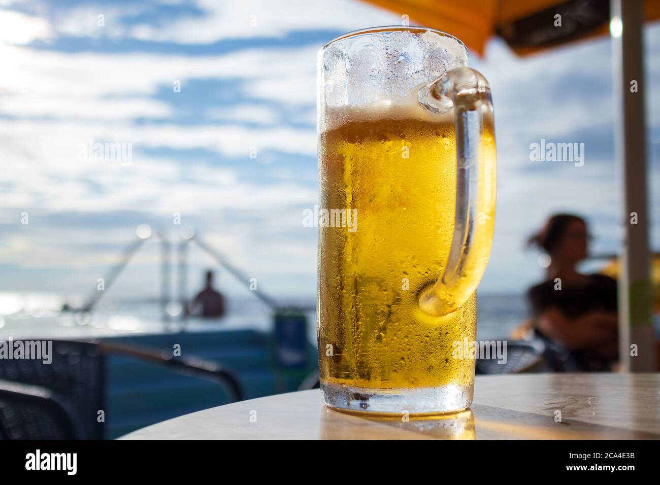 Beer on a beach hi-res stock photography and images - Alamy