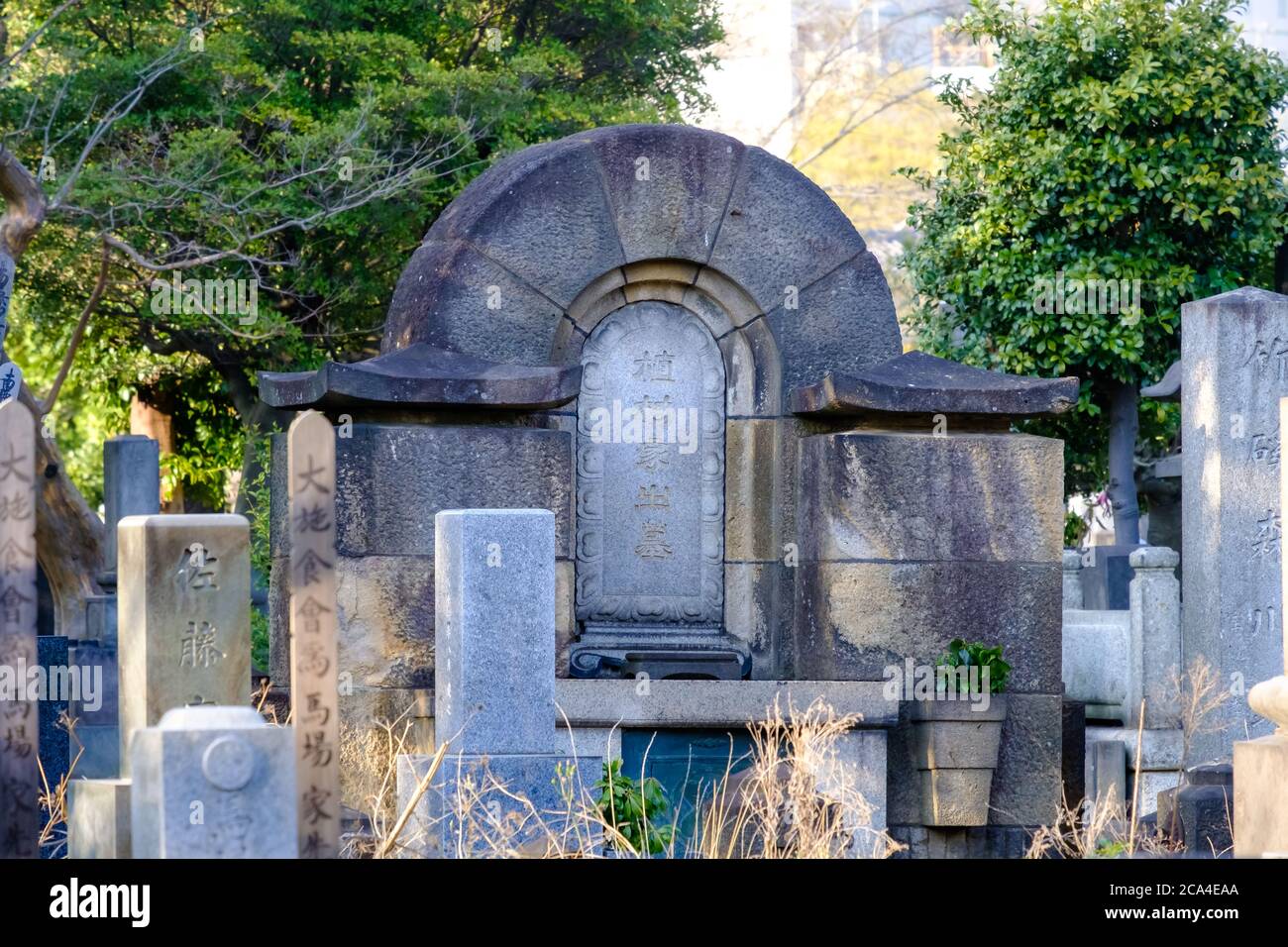 A crypt in a Japanese graveyard Stock Photo - Alamy