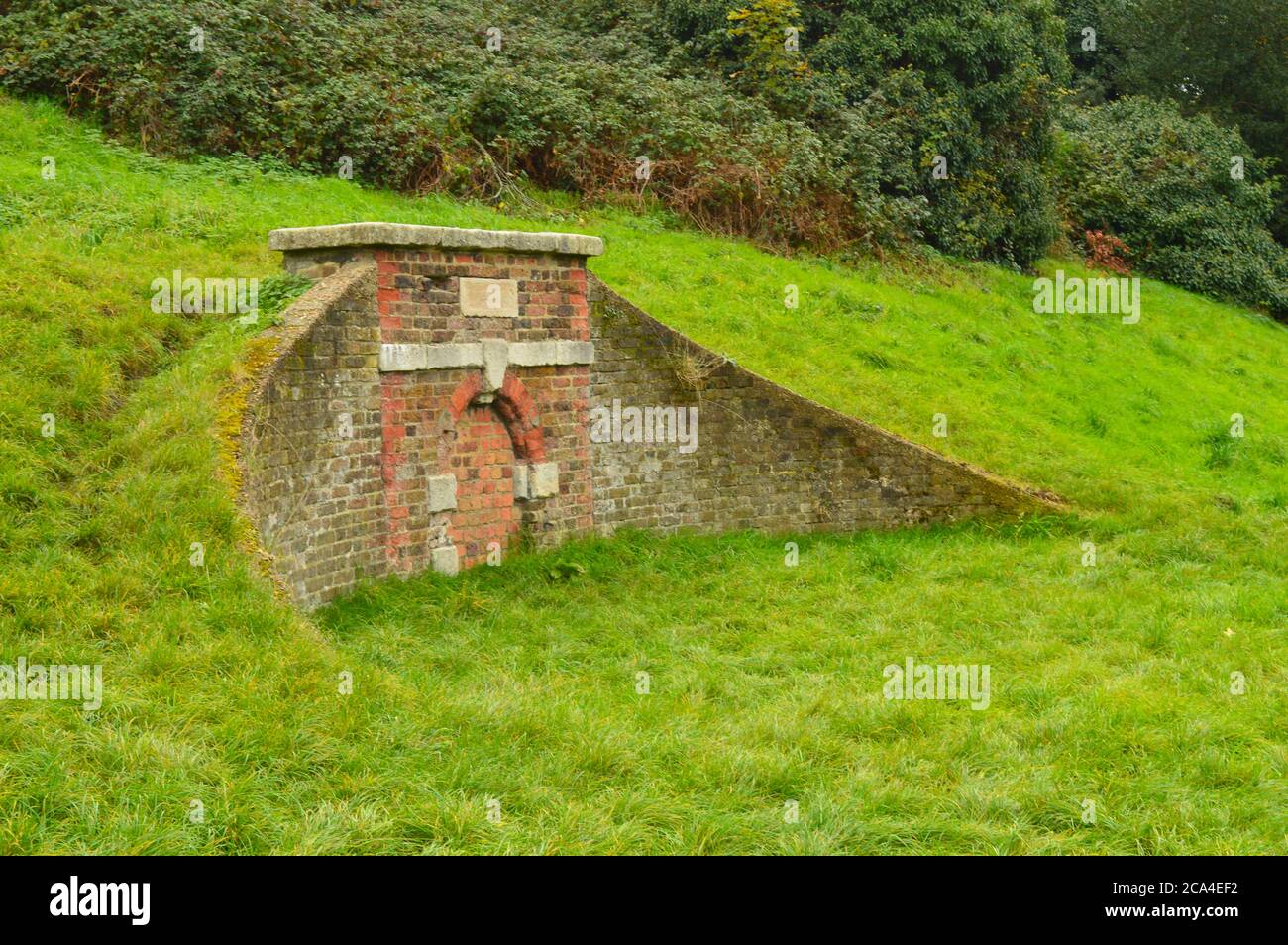 Meadow bridge hi-res stock photography and images - Alamy