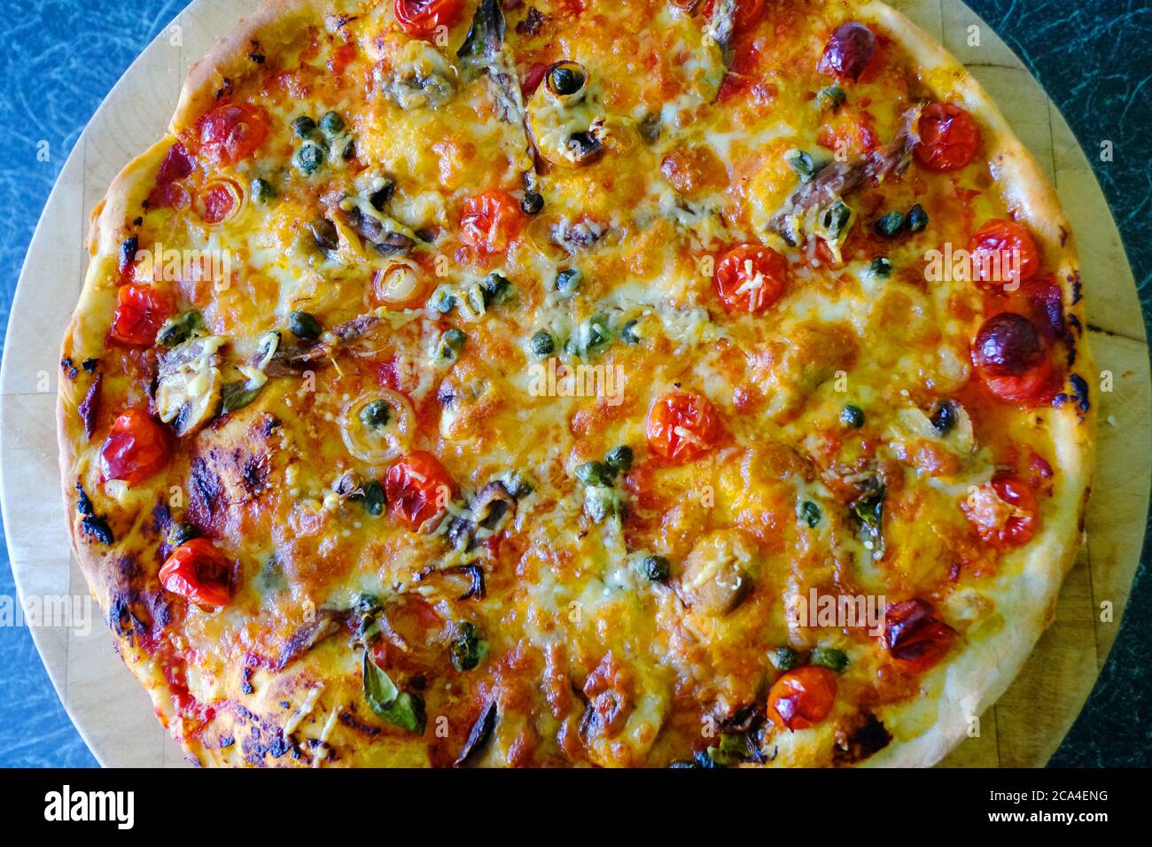 Overhead view of a homemade pizza - John Gollop Stock Photo - Alamy