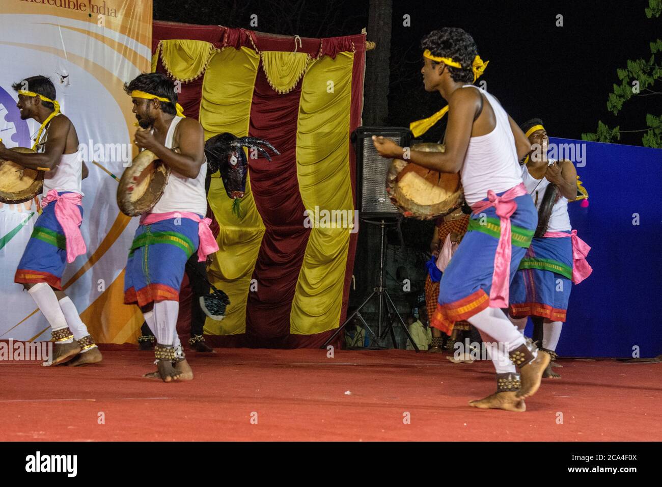 Indian performance art hi-res stock photography and images - Alamy