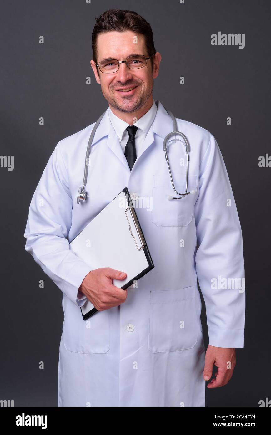 Handsome doctor stethoscope hi-res stock photography and images - Alamy