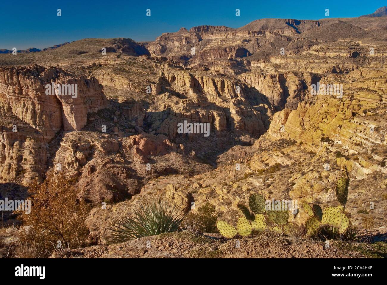 Horse Mesa in Superstition Mountains from Fish Creek Hill viewpoint on ...