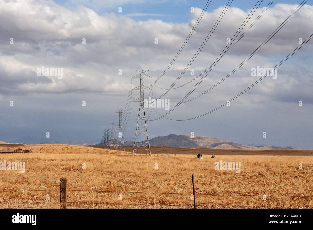 Golden pylons hi-res stock photography and images - Alamy