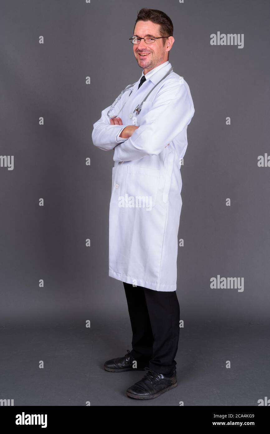 Handsome doctor stethoscope hi-res stock photography and images - Alamy