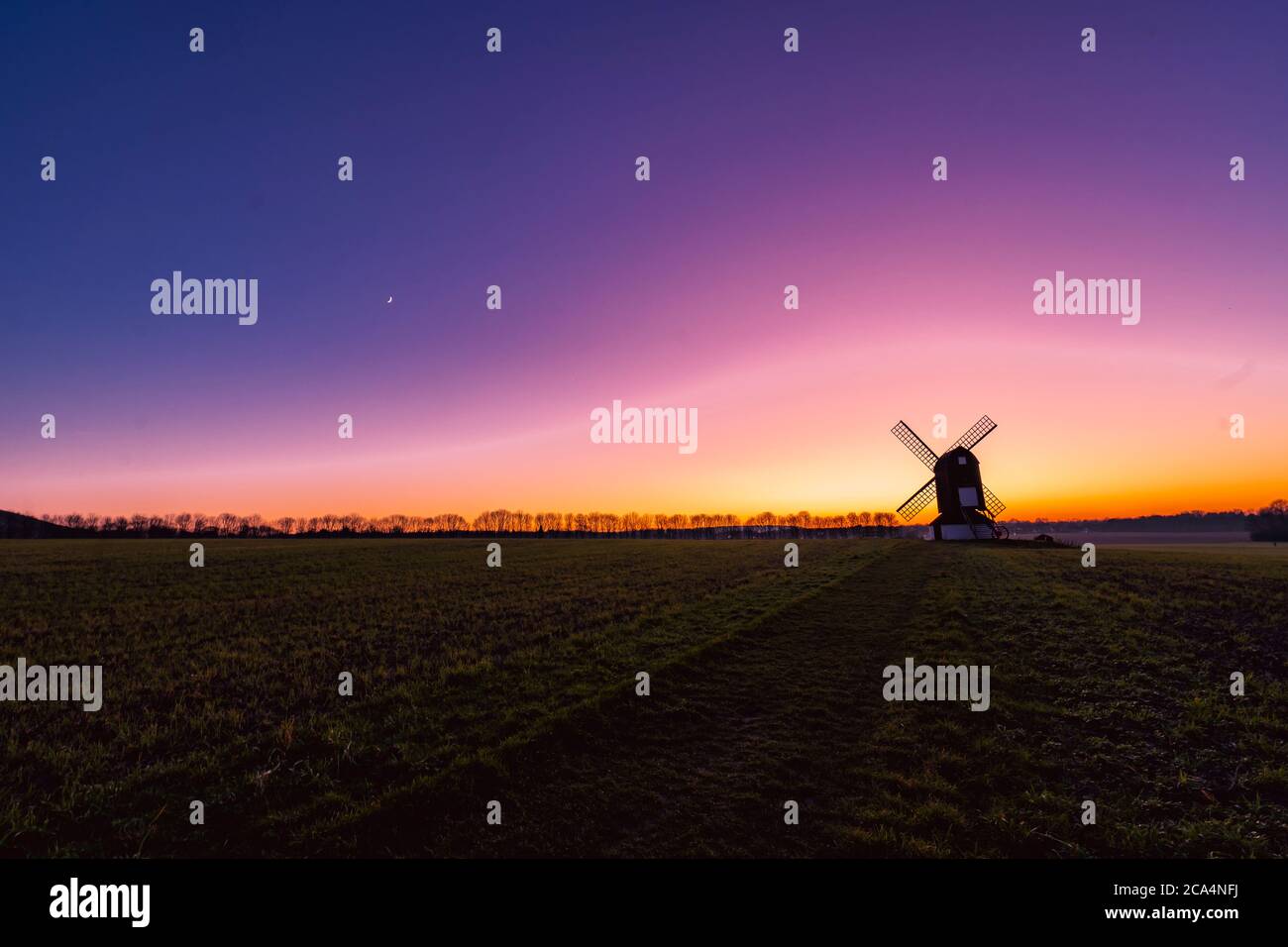 Windmill countryside hi-res stock photography and images - Alamy