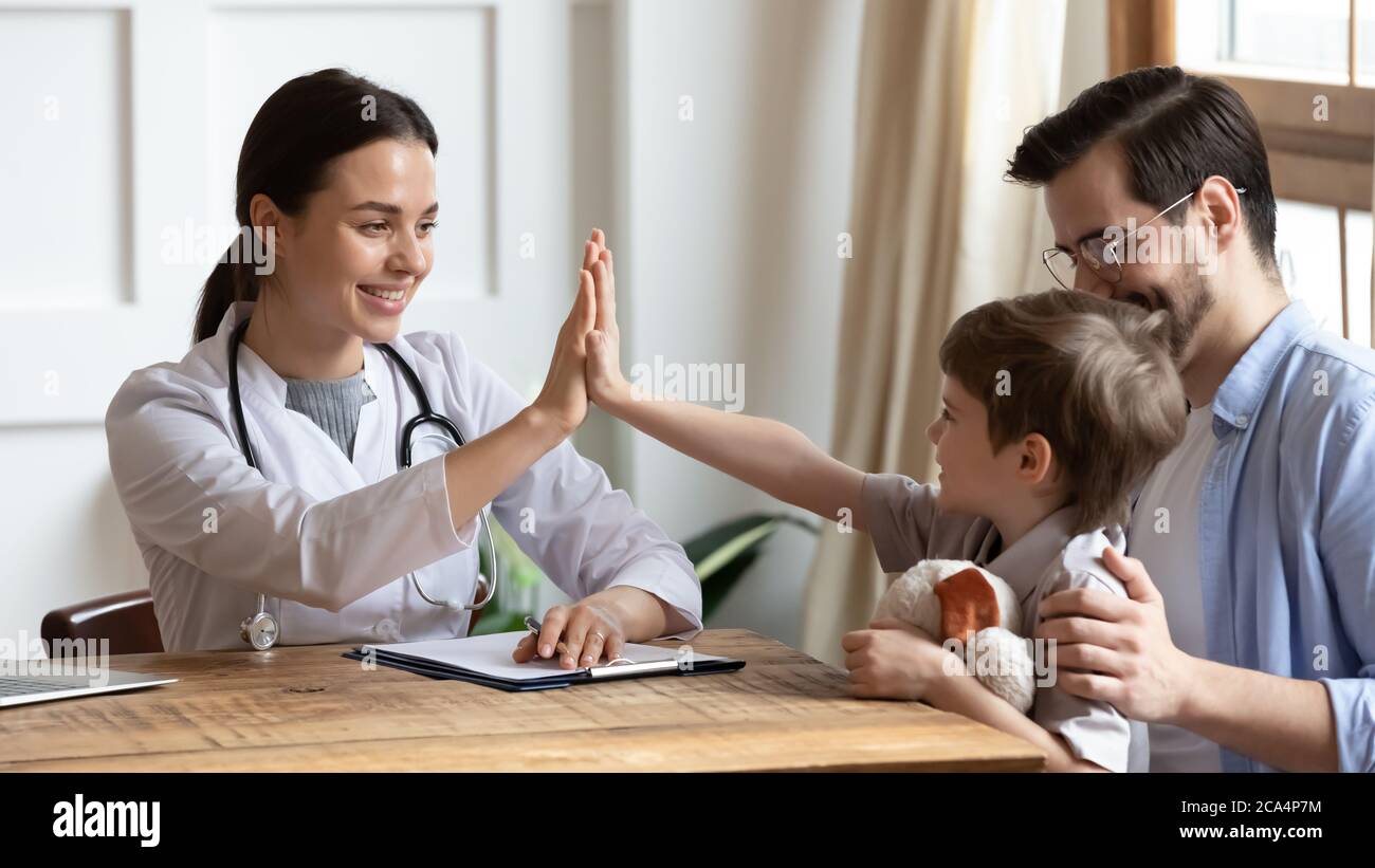 Child high five nurse hi-res stock photography and images - Alamy