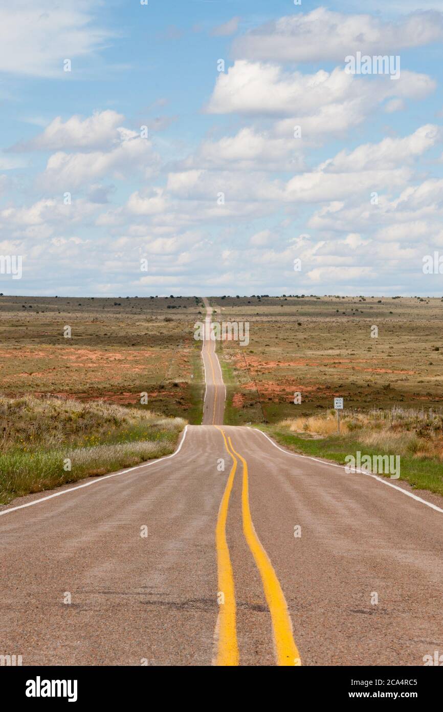 Straight forward roads hi-res stock photography and images - Alamy