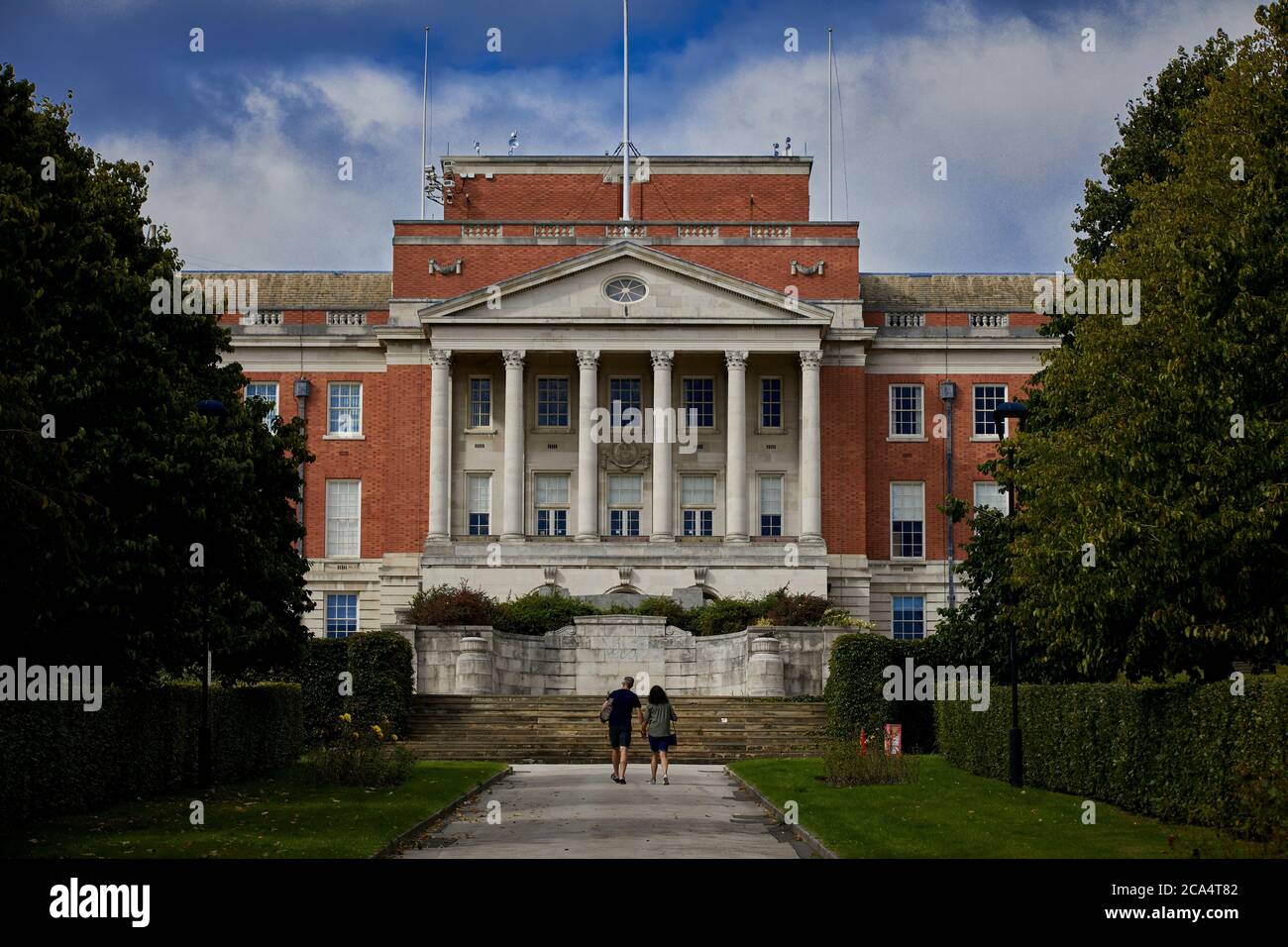 Chesterfield town hall derbyshire hi-res stock photography and images ...