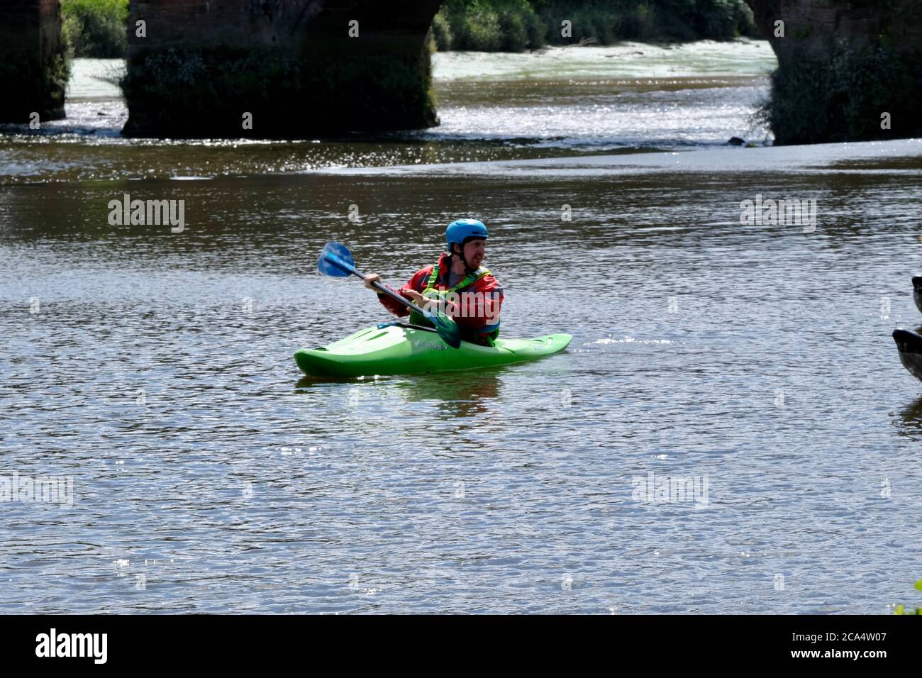 River Dee Chester Cheshire Kayaking sunny day tourist hire boat family ...