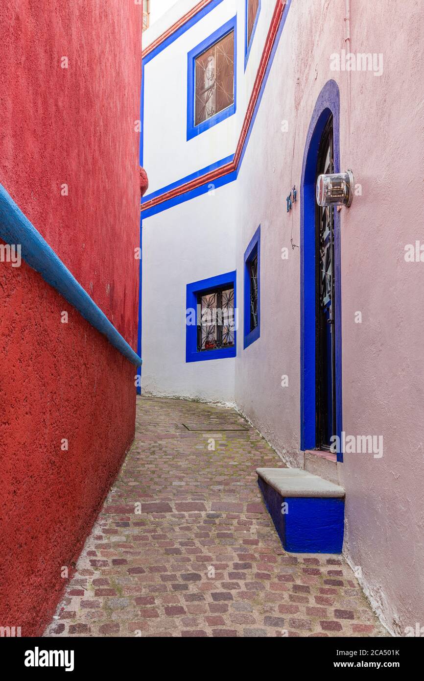 Mexico vertical architecture building hi-res stock photography and ...