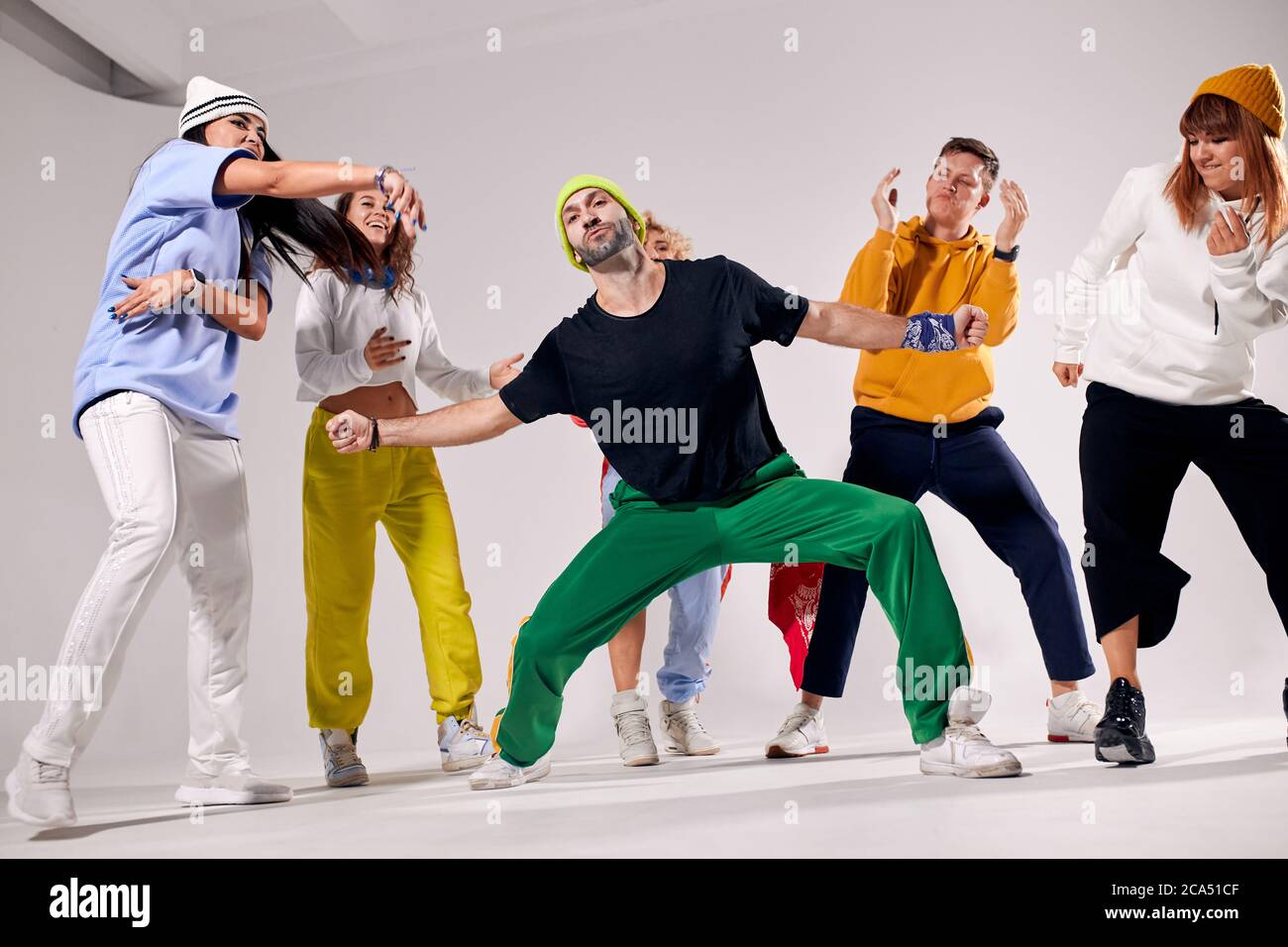 Legs wide apart hi-res stock photography and images - Alamy