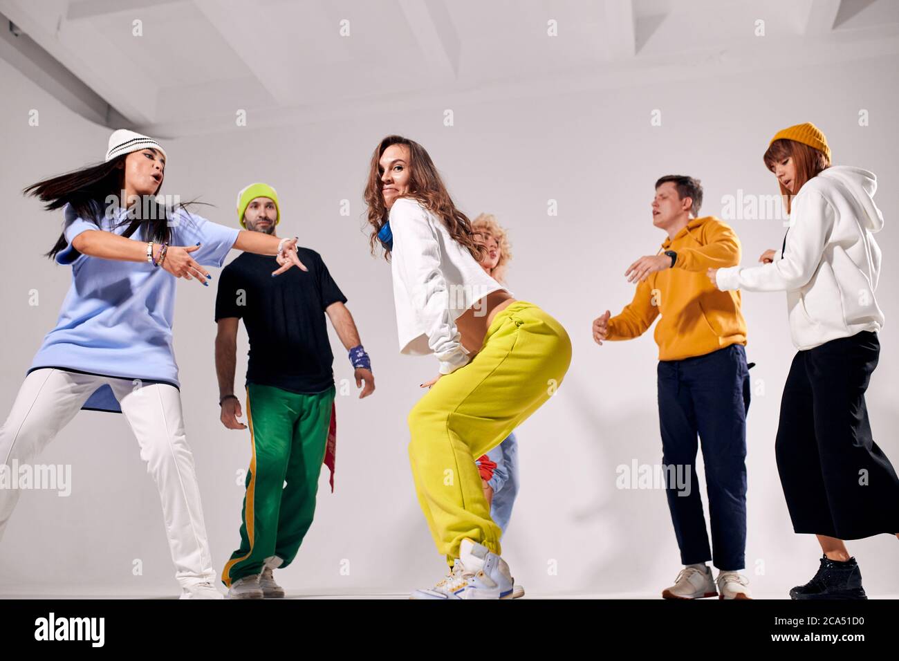 Team dance hi-res stock photography and images - Alamy