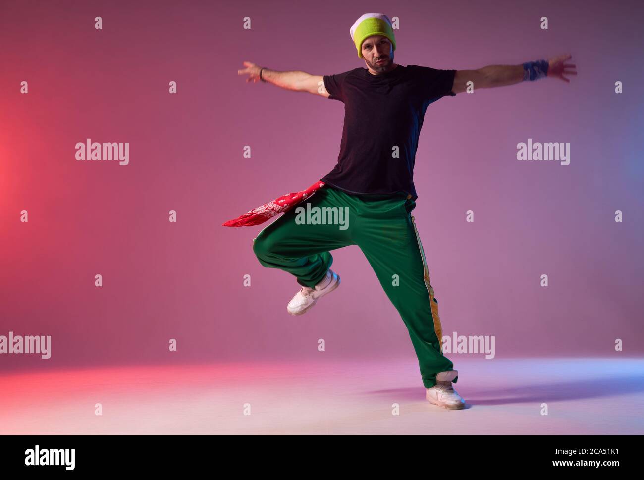 Hop raising hi-res stock photography and images - Alamy