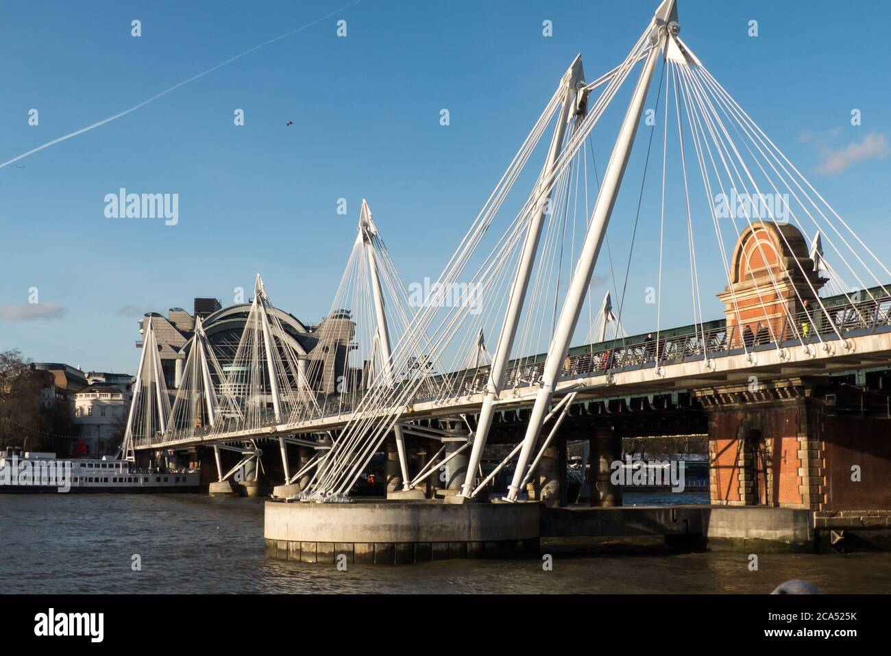London, UK: the Golden Jubilee Bridges either side of the Hungerford ...