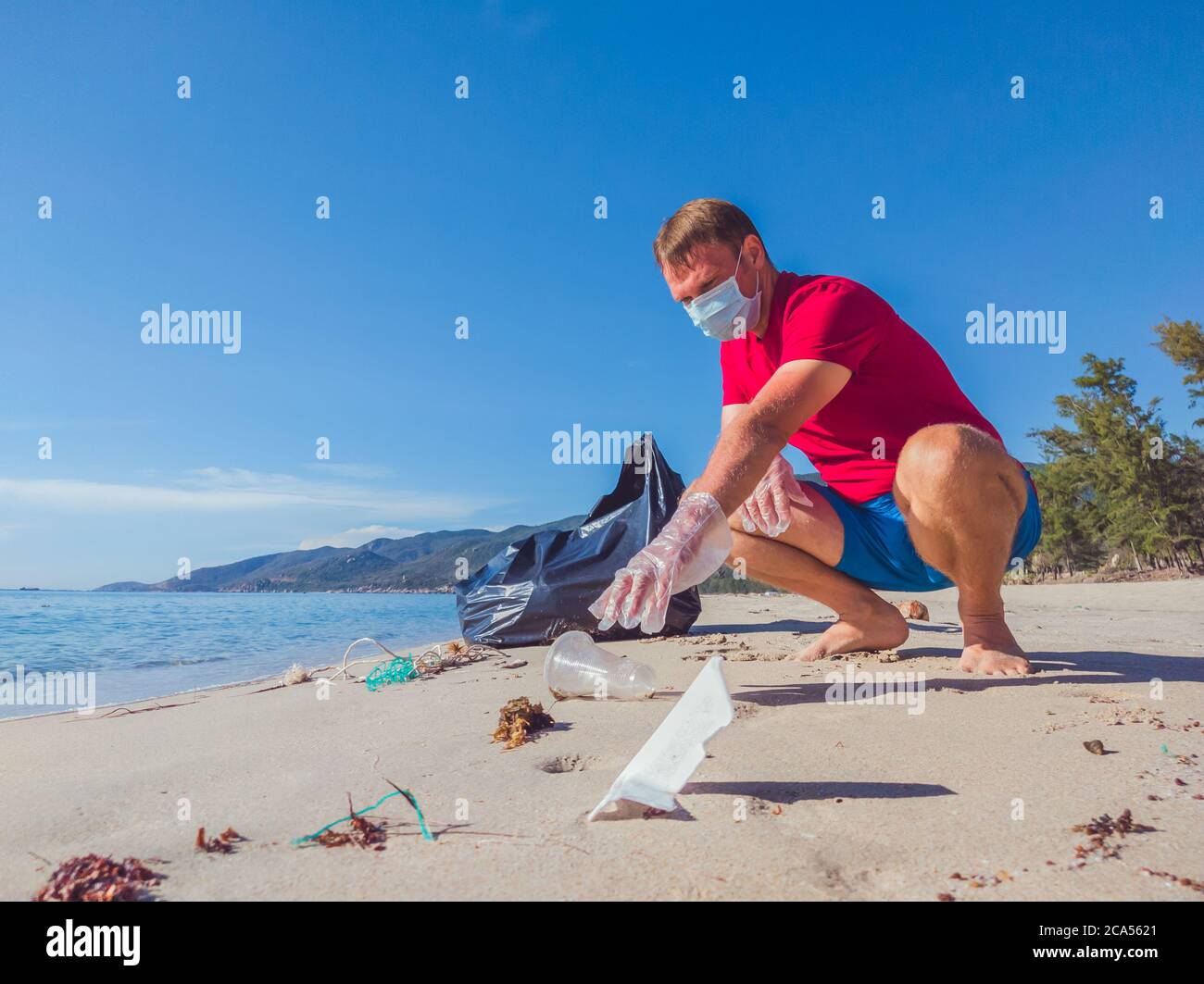 Throwing up sand hi-res stock photography and images - Alamy