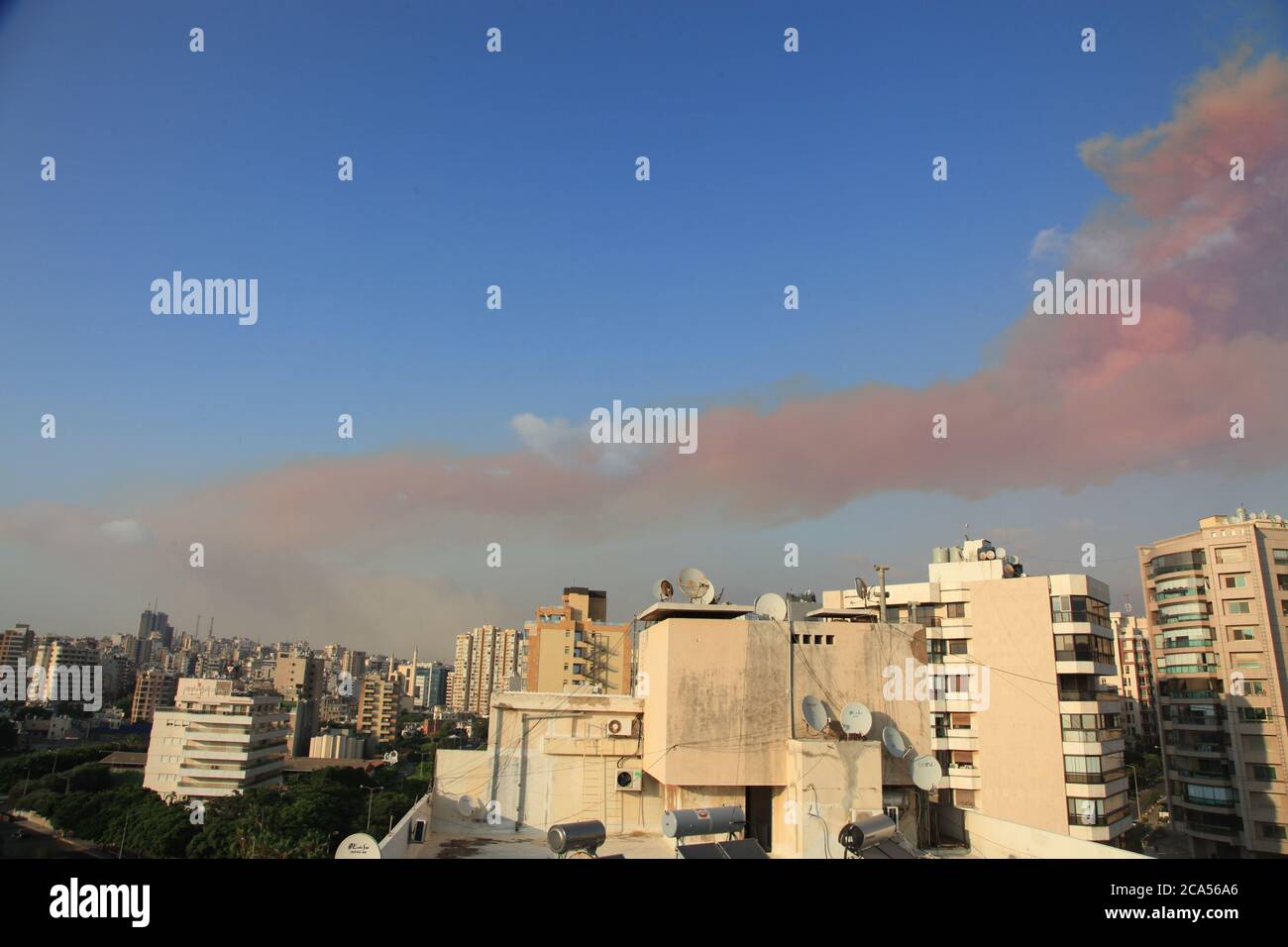 Beirut, Lebanon. 4th Aug, 2020. Smoke rises following an explosion in ...