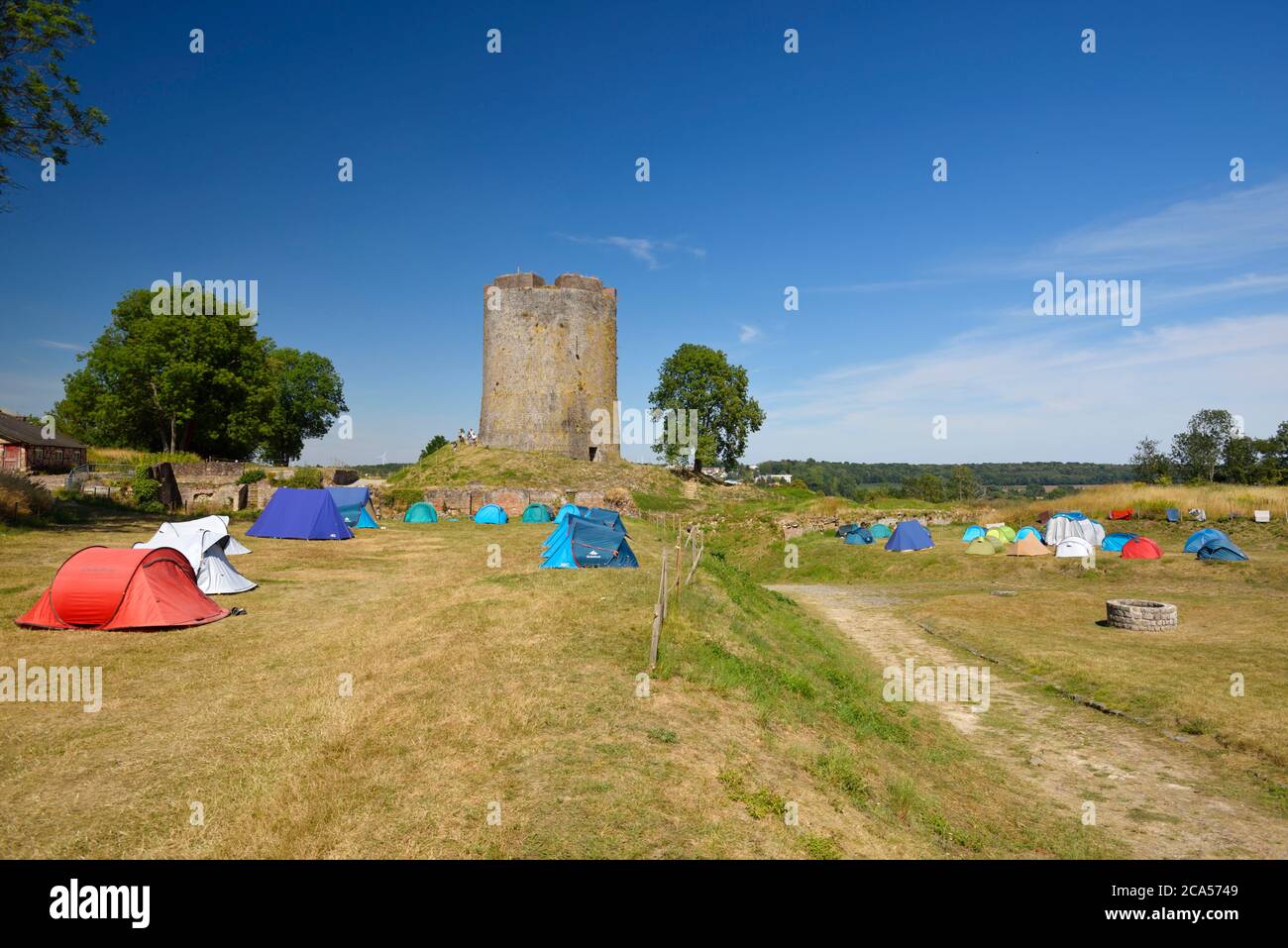 France, Aisne, Guise, castle and dungeon of the 10th century, remains ...