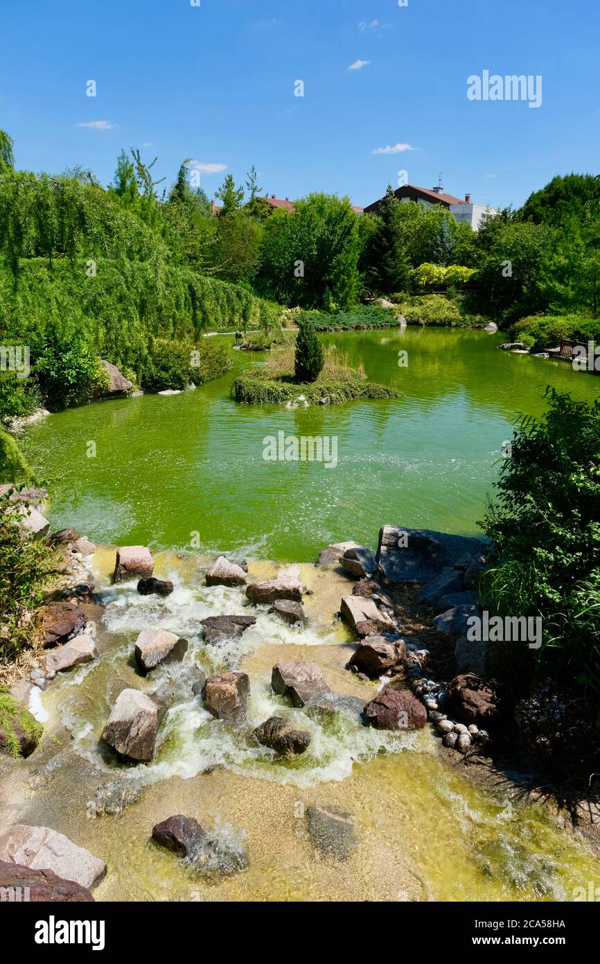 Japanese rock garden vertical hi-res stock photography and images - Alamy