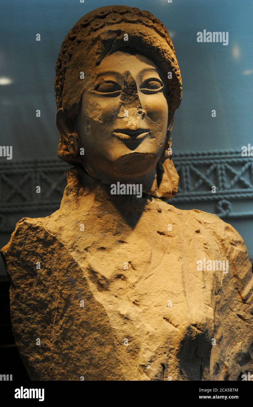 Himation hi-res stock photography and images - Alamy