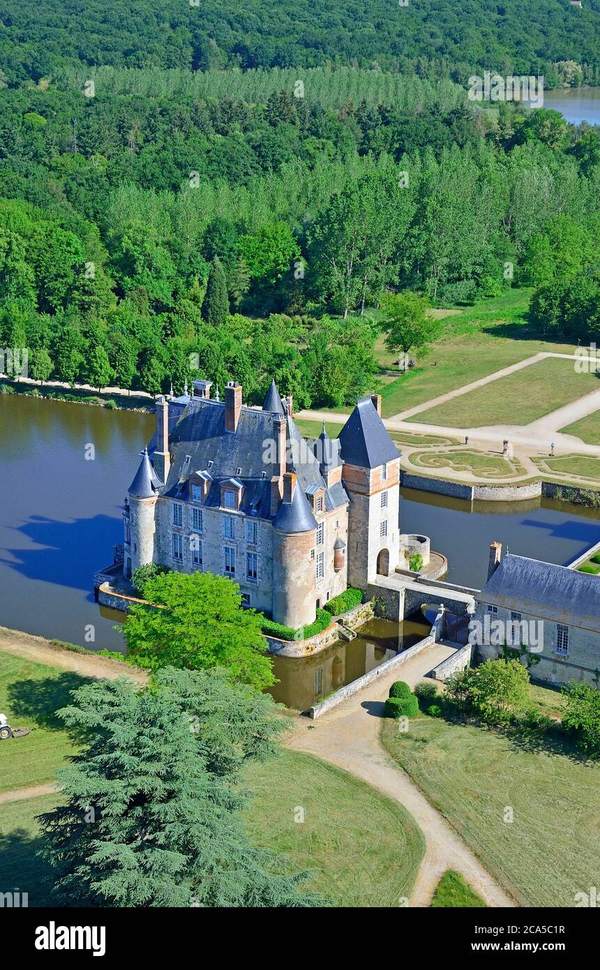 France, Loiret, the Jacques Coeur route, the chateau of La Bussi?re ...