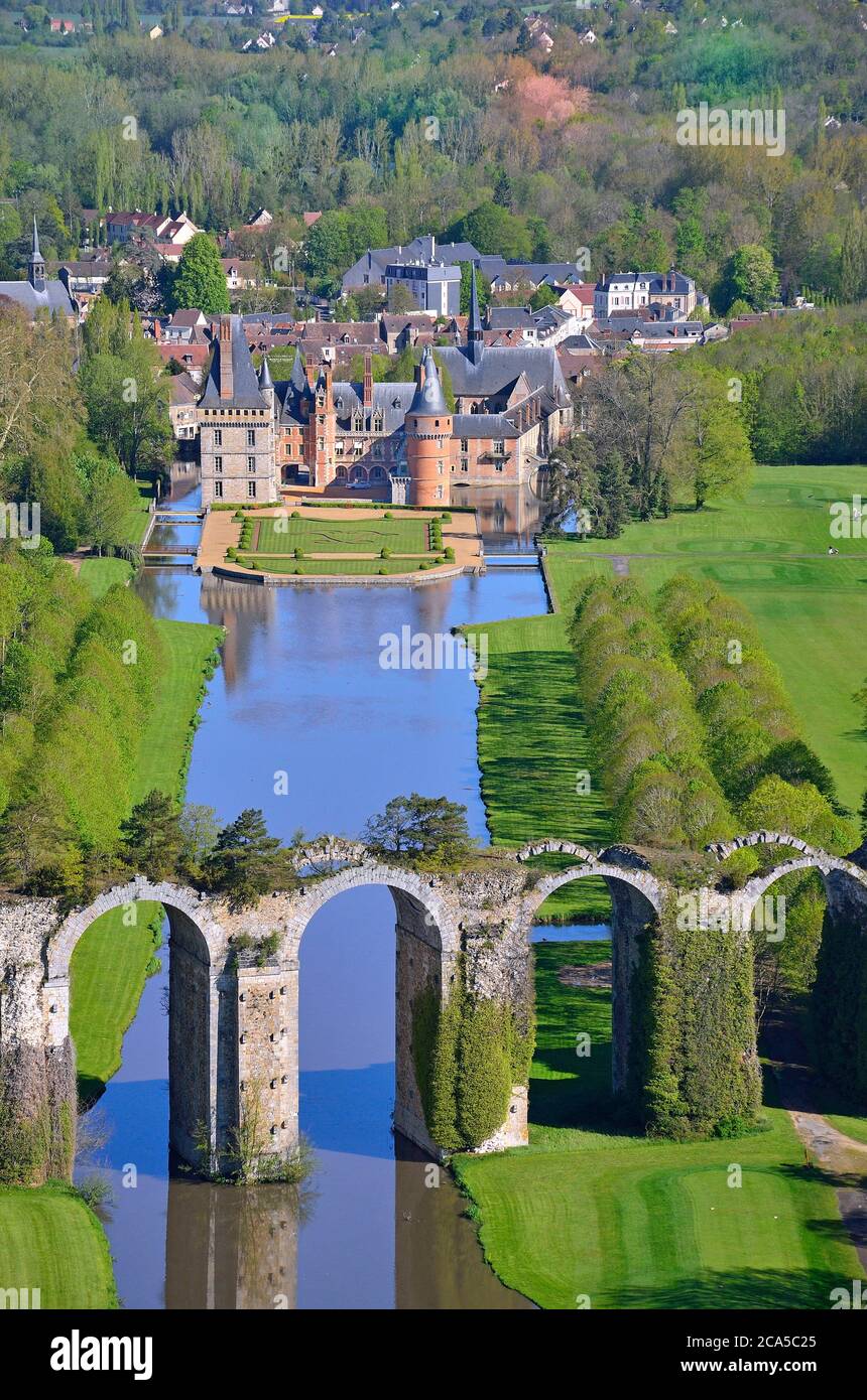 France, Eure et Loir, Chateau de Maintenon, Maintenon Acqueduct ...