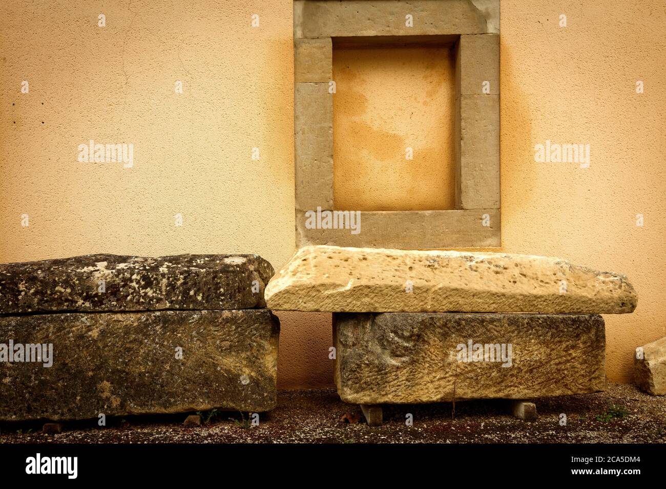 Templar tomb hi-res stock photography and images - Alamy