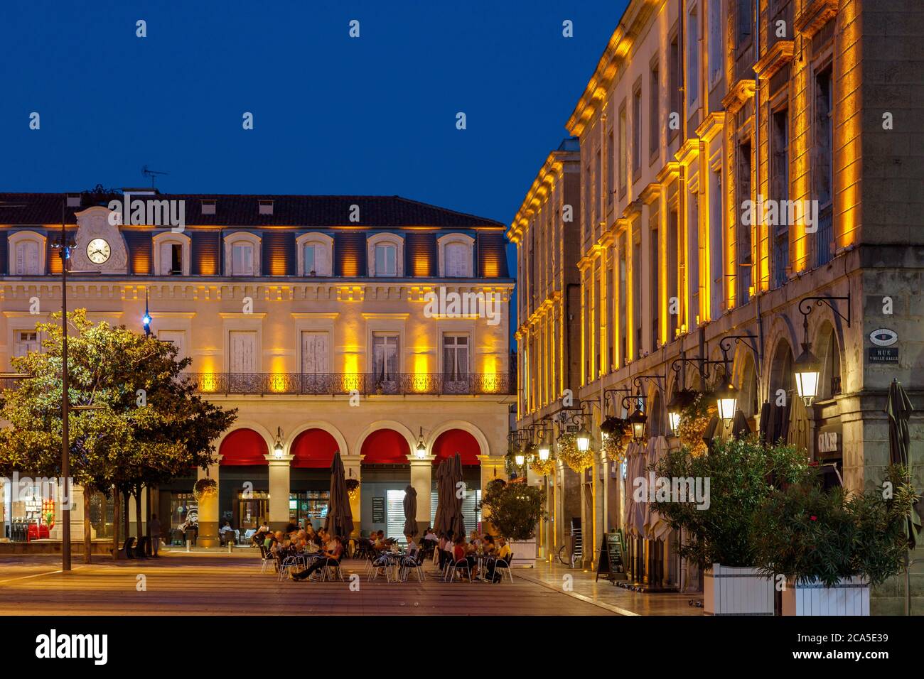 Bar of castres hi-res stock photography and images - Alamy