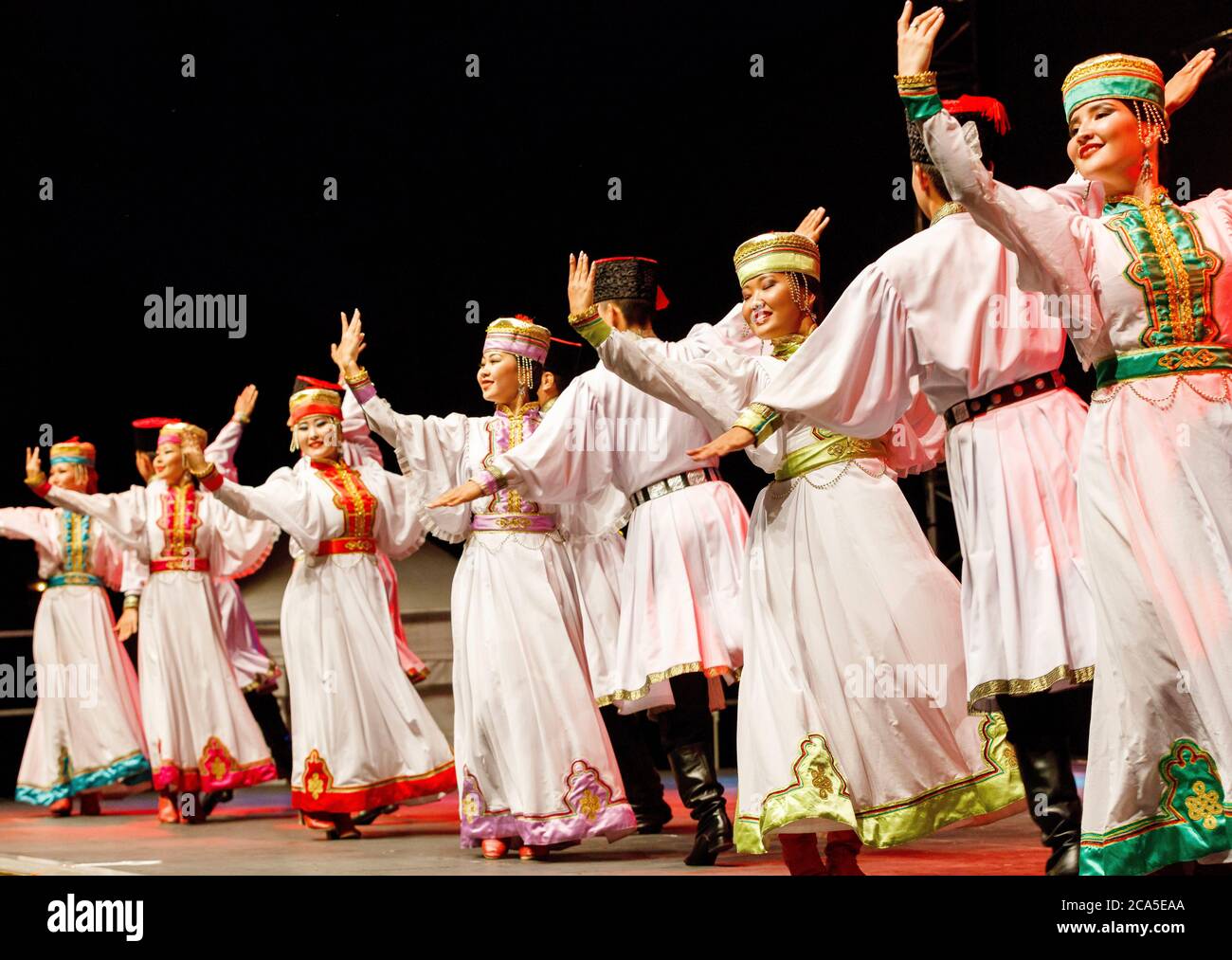 Asian dancers hi-res stock photography and images - Alamy
