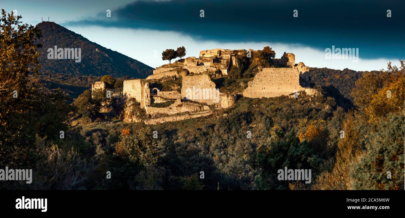 Termes castle hi-res stock photography and images - Alamy