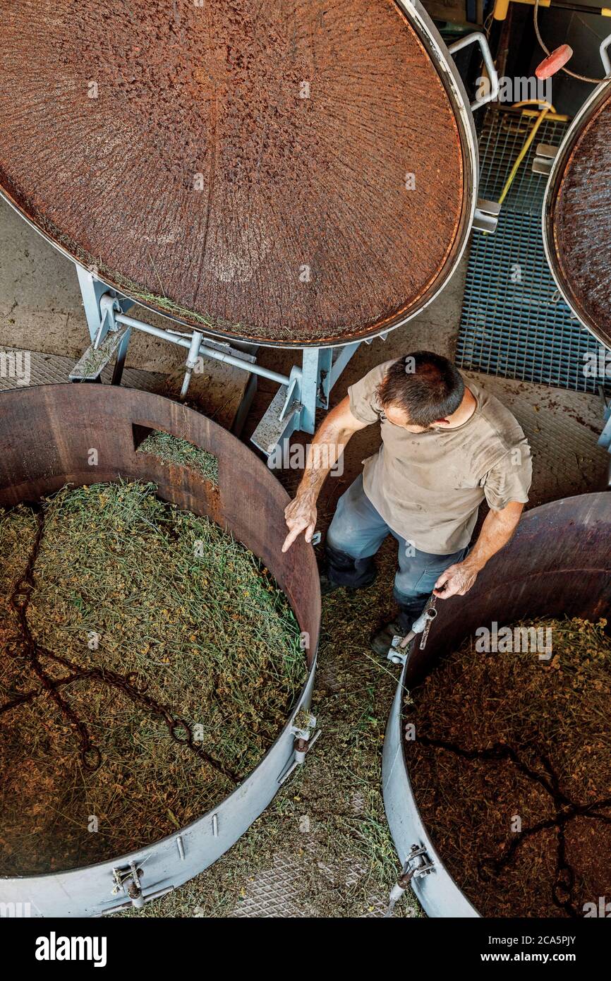 Distillation process hi-res stock photography and images - Alamy