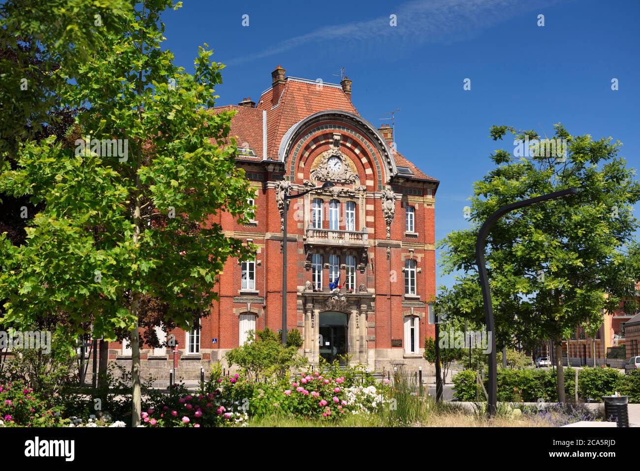 Pendulum window hi-res stock photography and images - Alamy