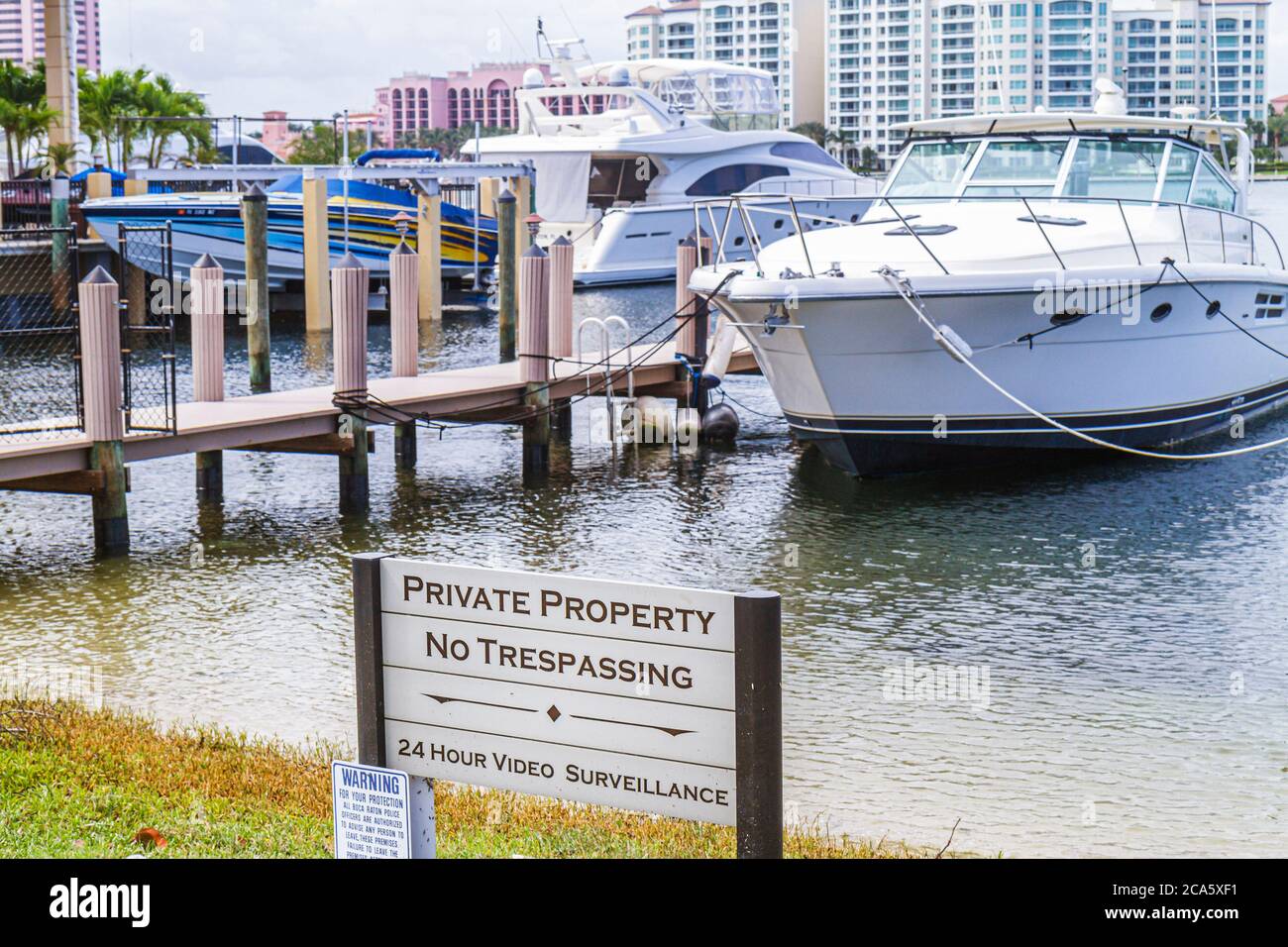 Private docks hi-res stock photography and images - Alamy