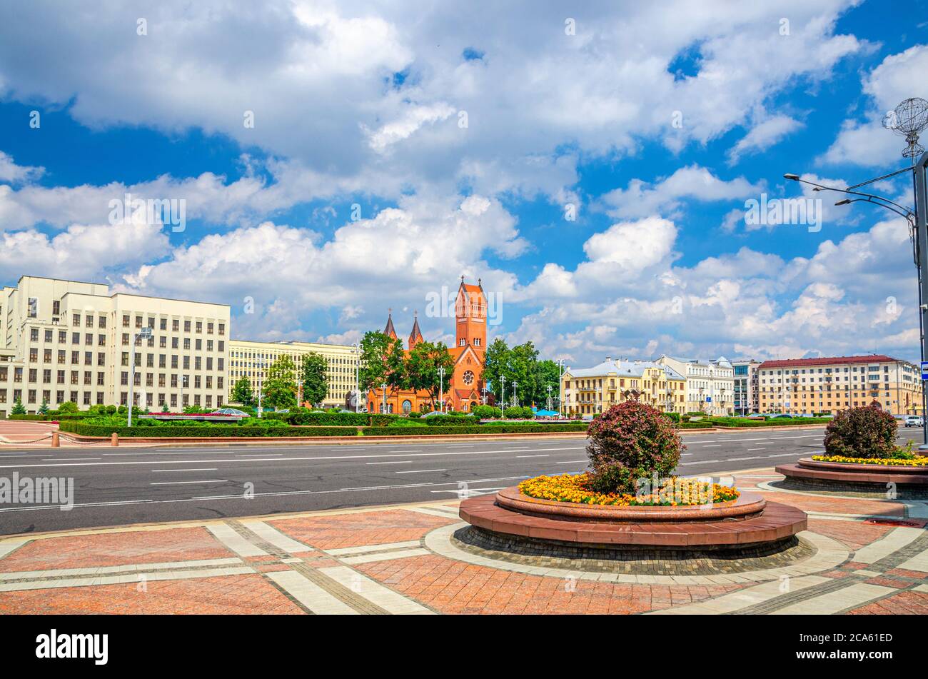 Independence Square in Minsk city centre with Saints Simon and Helena ...