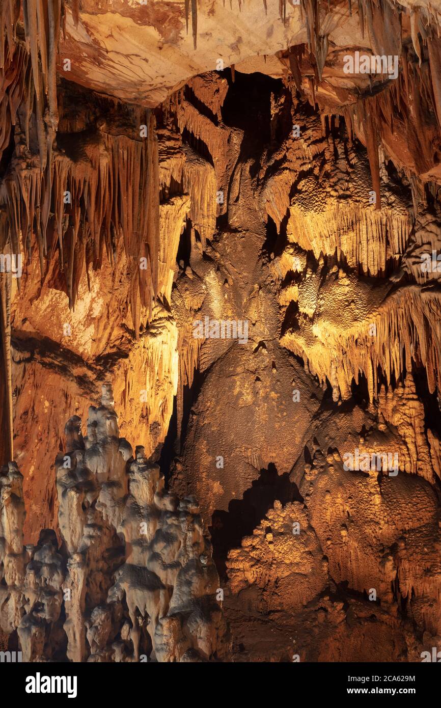 Stalactite dripping hi-res stock photography and images - Alamy