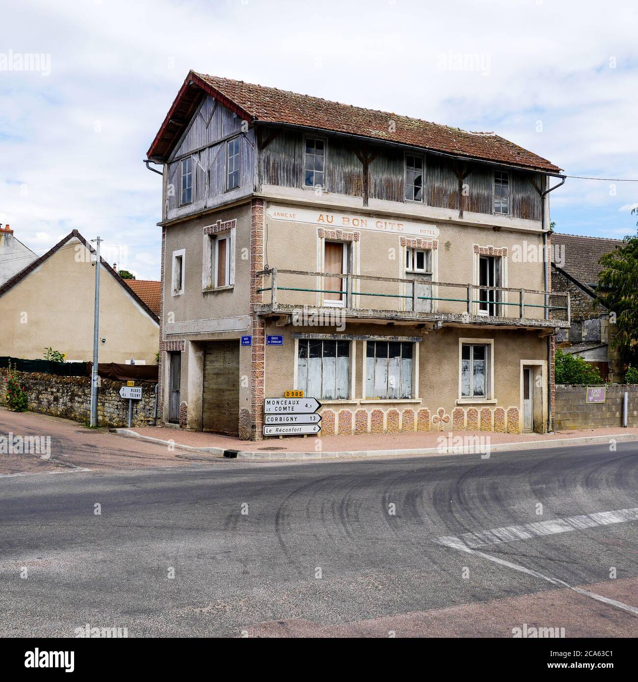 Disused houses in a small village, Nièvre, Bourgogne Franche-Comté ...