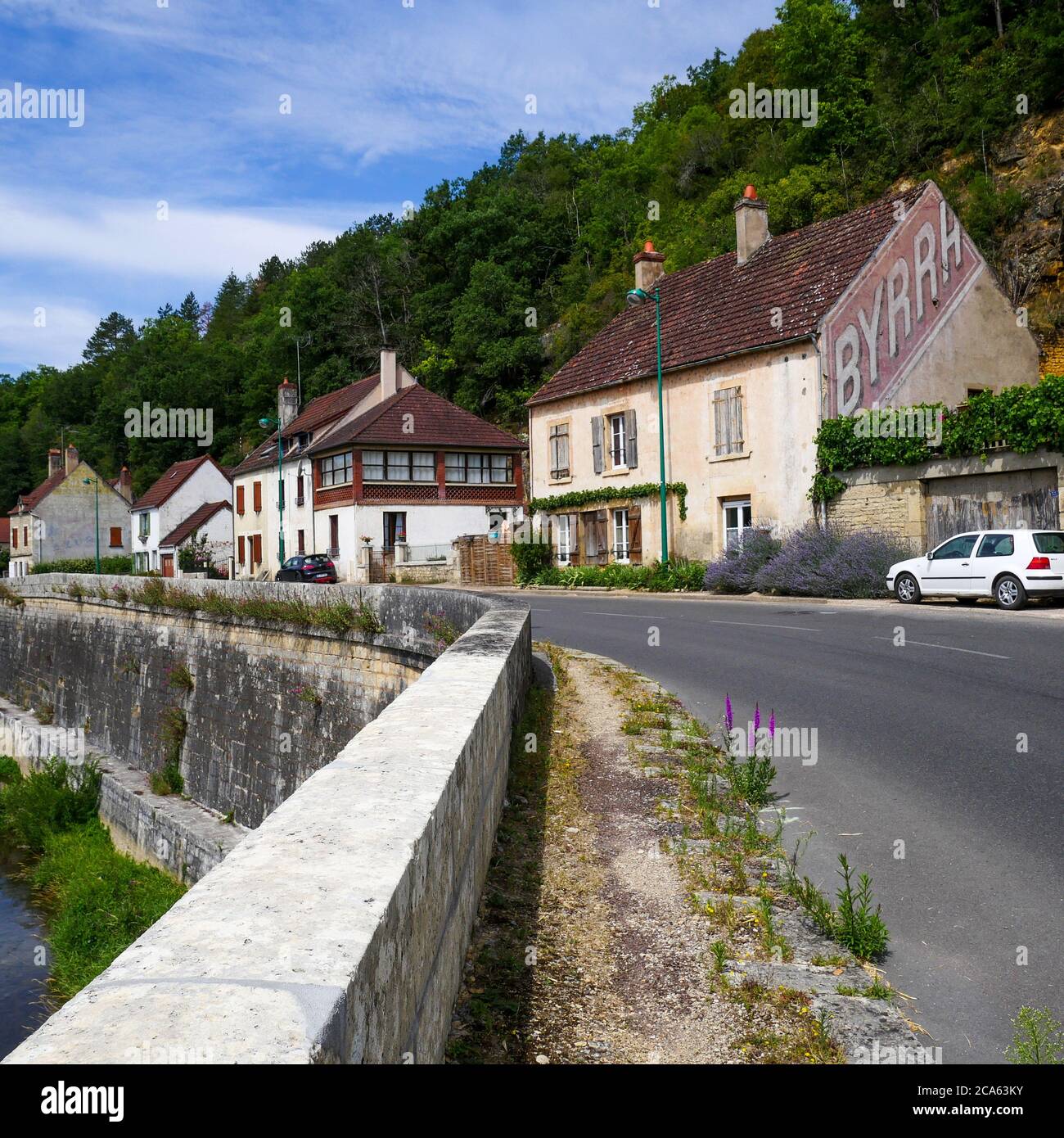 Hamlet built on the Sauzay river bank, Morvan, France Stock Photo - Alamy