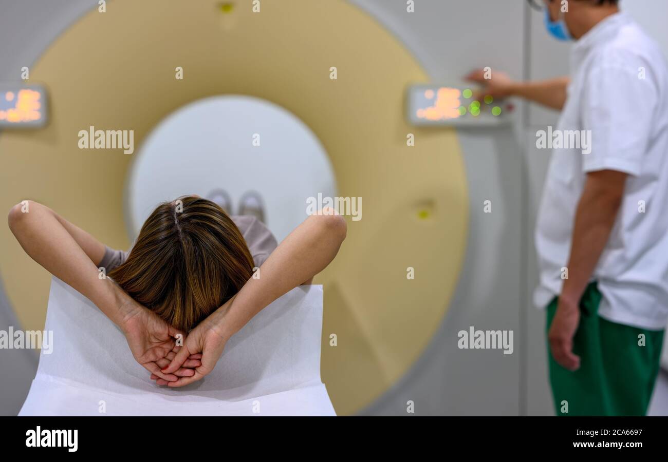 Mri machine head hi-res stock photography and images - Alamy