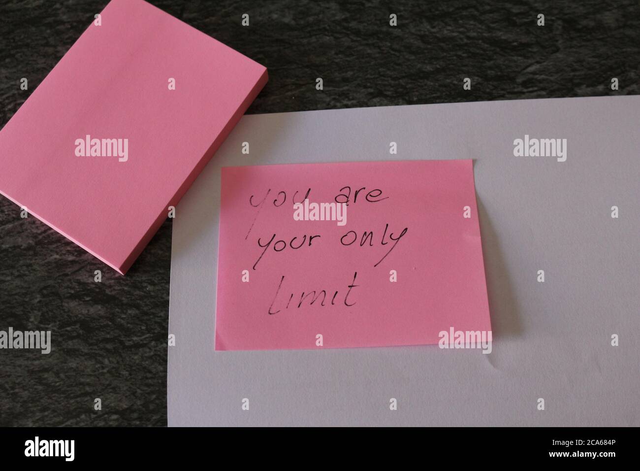 Post-it with motivational phrases Stock Photo - Alamy