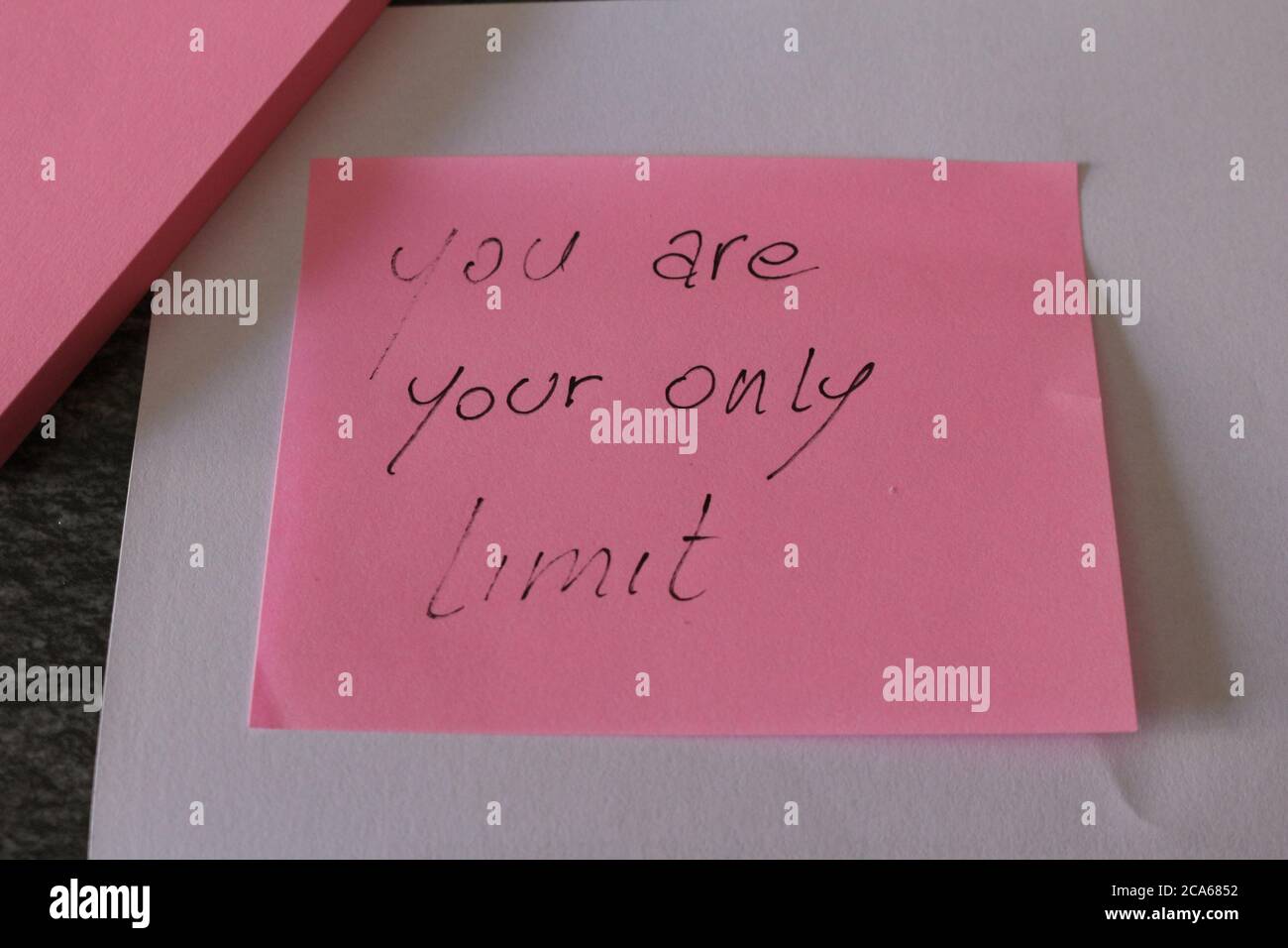 Post-it with motivational phrases Stock Photo - Alamy Post-it with motivational phrases Stock Photo - Alamy