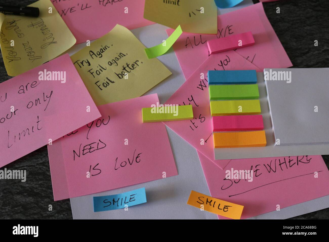Post-it with motivational phrases Stock Photo - Alamy